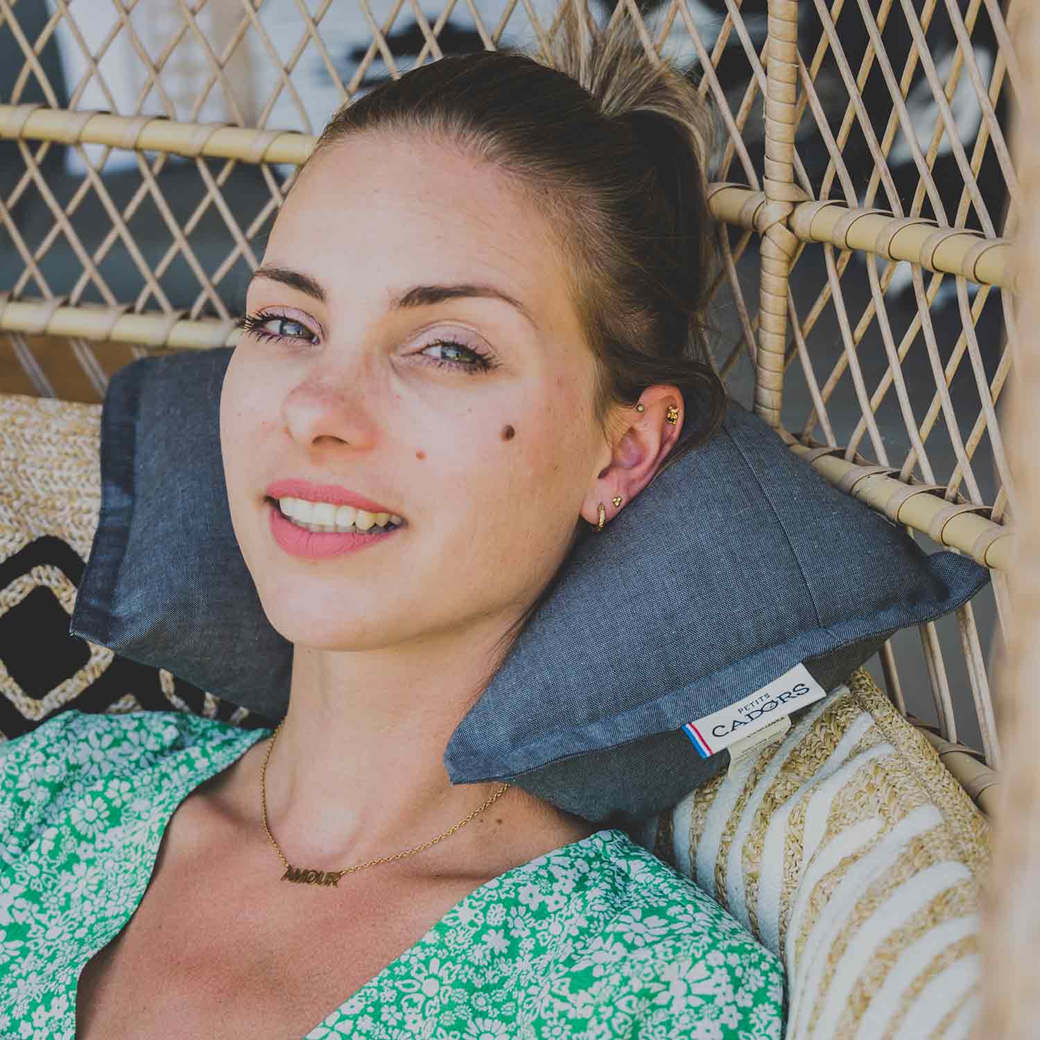 SALVADOR Berlin the chic pillow for the neck | Little Cadors